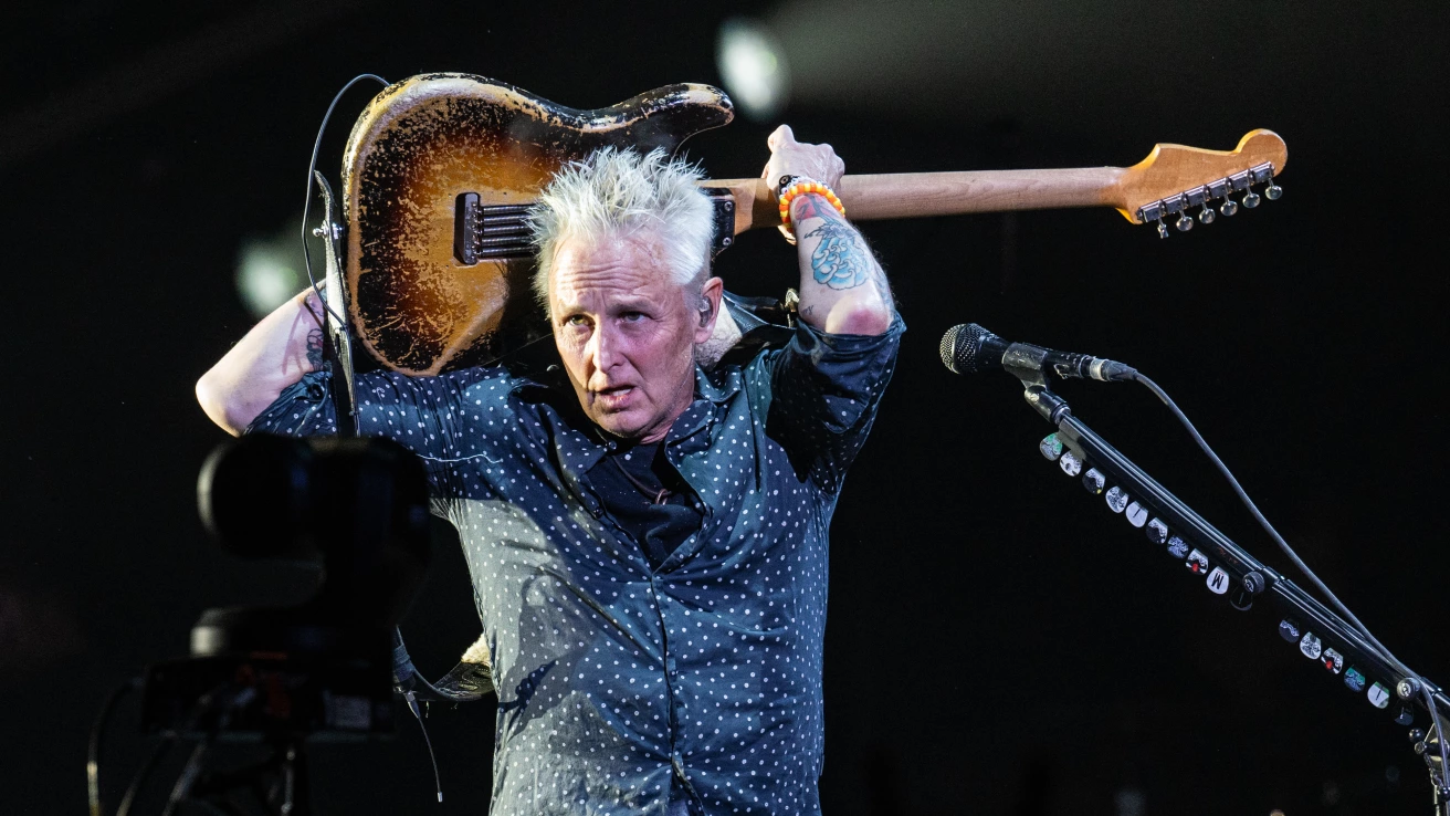 Pearl Jam guitarist Mike McCready talks all things vinyl, 'Dark Matter ...