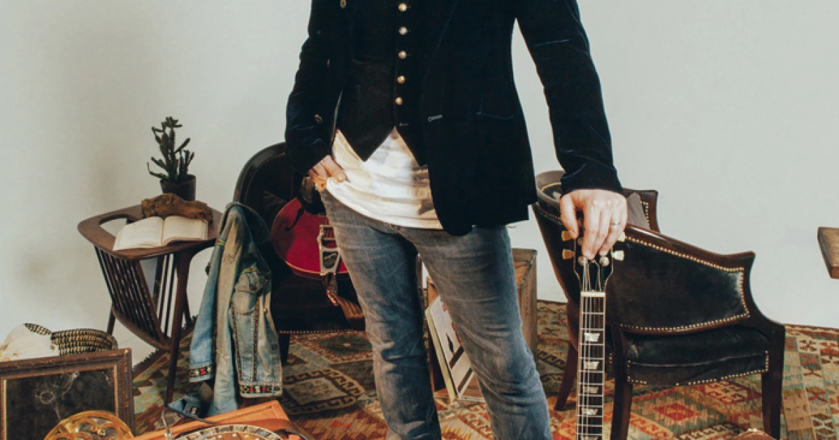 Guitarist Rich Robinson creates hard Americana