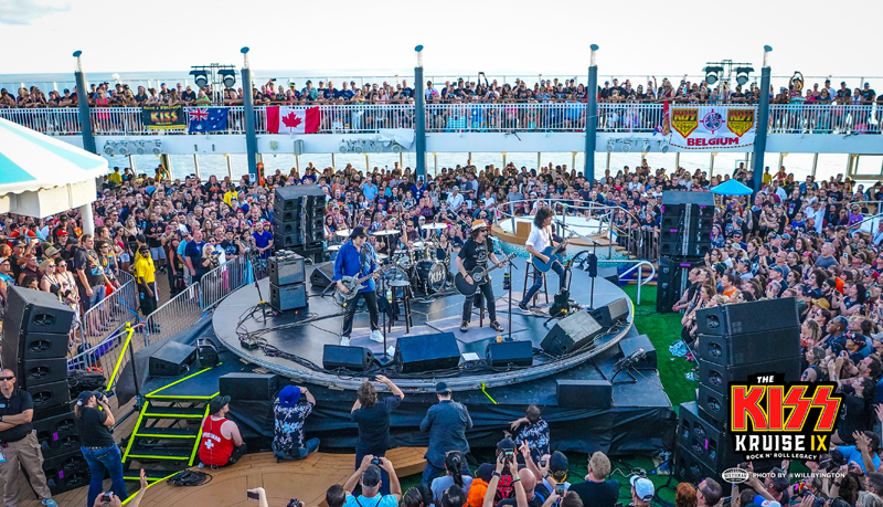Seaside rockin' with KISS on Kiss Kruise IX