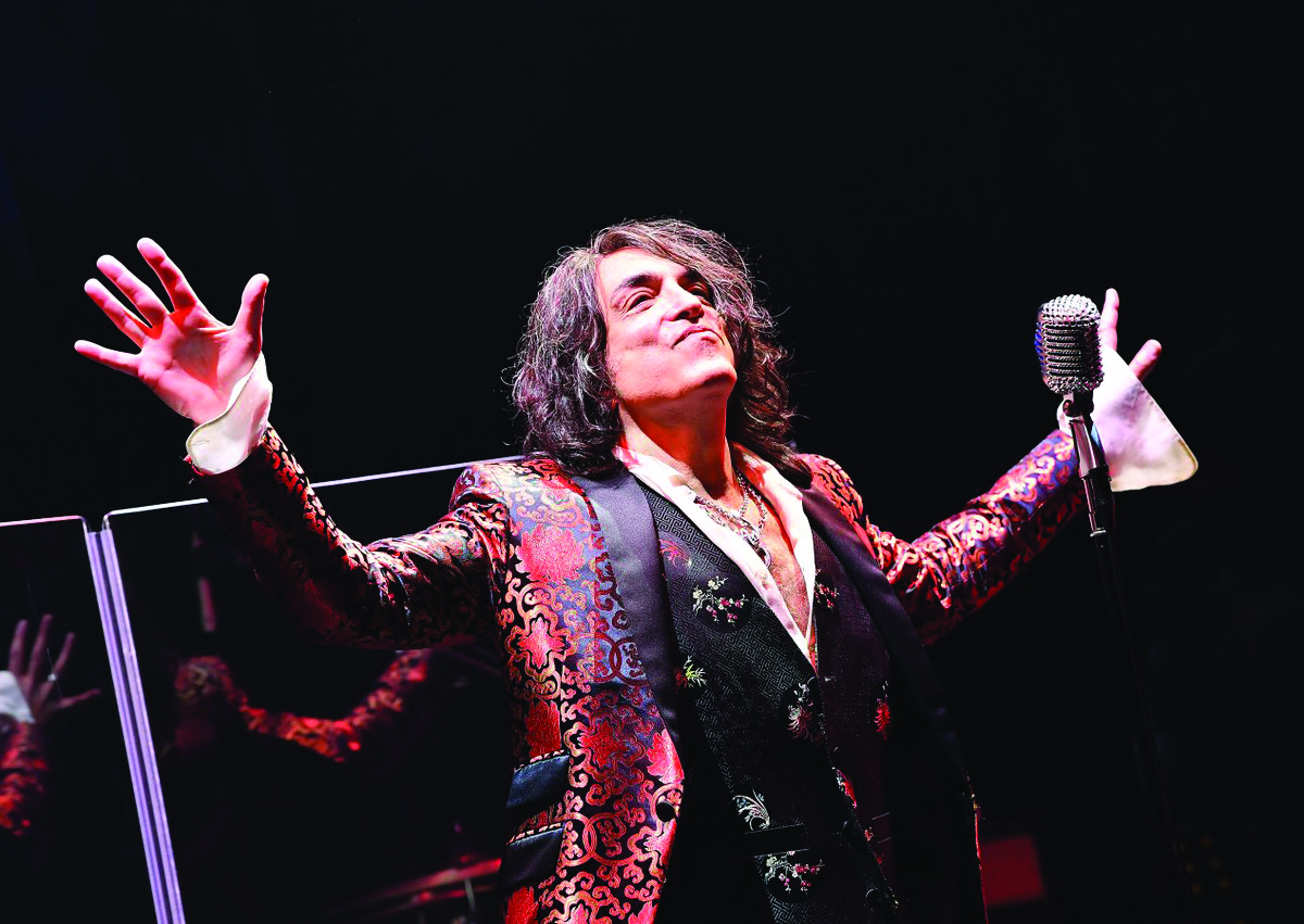 Paul Stanley Miming