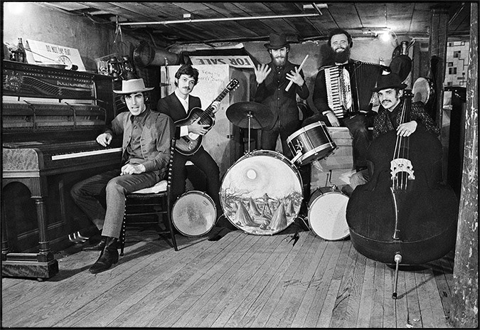 Make pledge to rock photographer Elliott Landy's second book on The Band