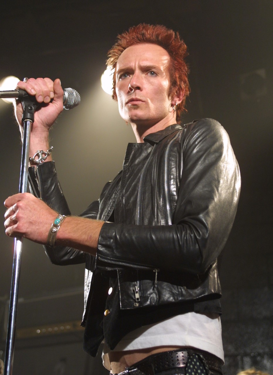 See Scott Weiland’s “Barbarella” music video in 4K upgrade