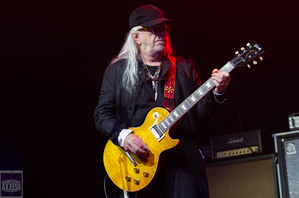 Joe Perry let's the music do the talking on solo tour